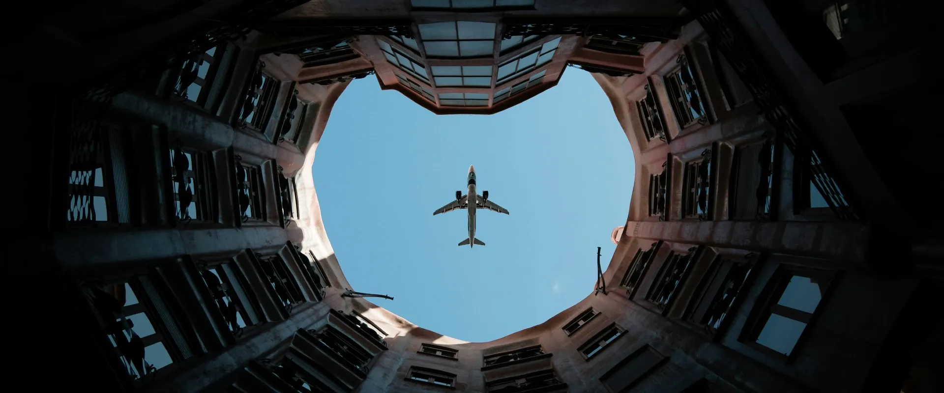 Long Layover Flights: How to Book Them (Pro Tips)